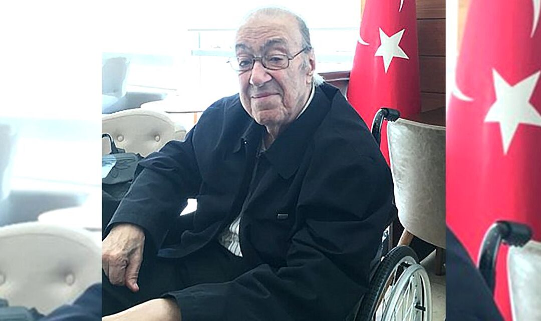 Ultimul moștenitor direct al tronului Imperiului Otoman, în vârstă de ...